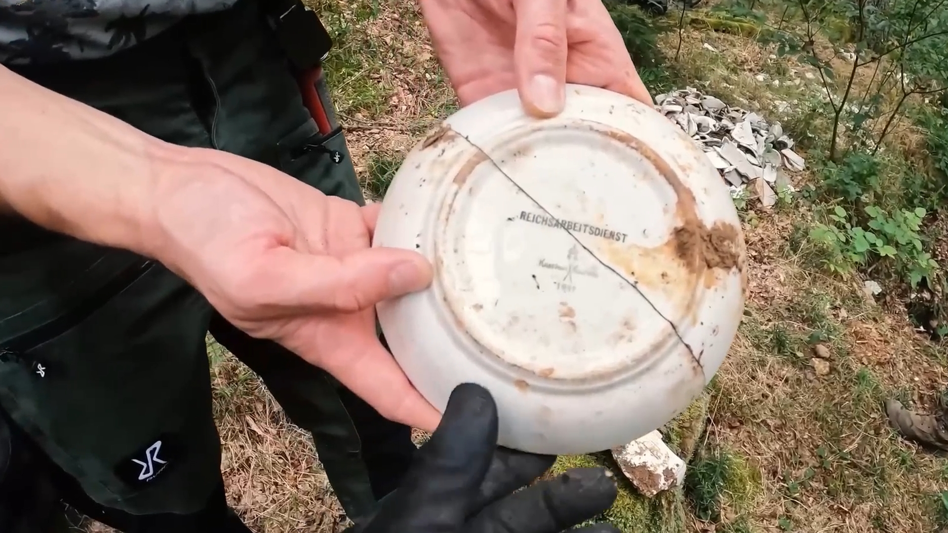 Ruins of a German barracks reveal rare porcelain and everyday soldier items