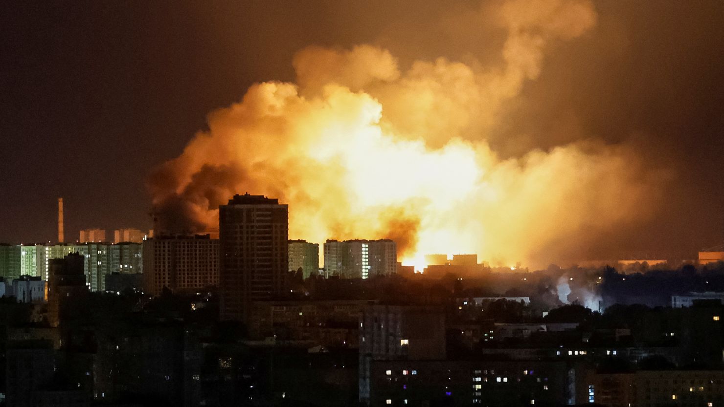 Russia launches new strikes on Ukraine following collapse of peace talks