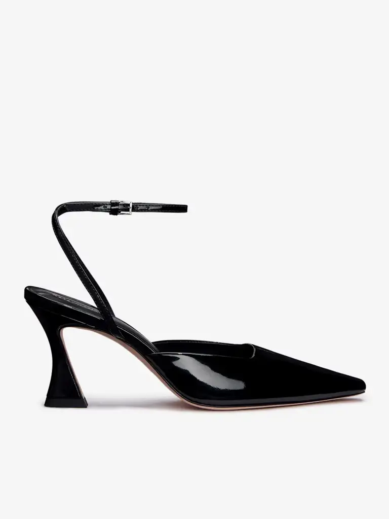 Spotted in LA and Paris—the elegant shoe trend everyone is wearing ...