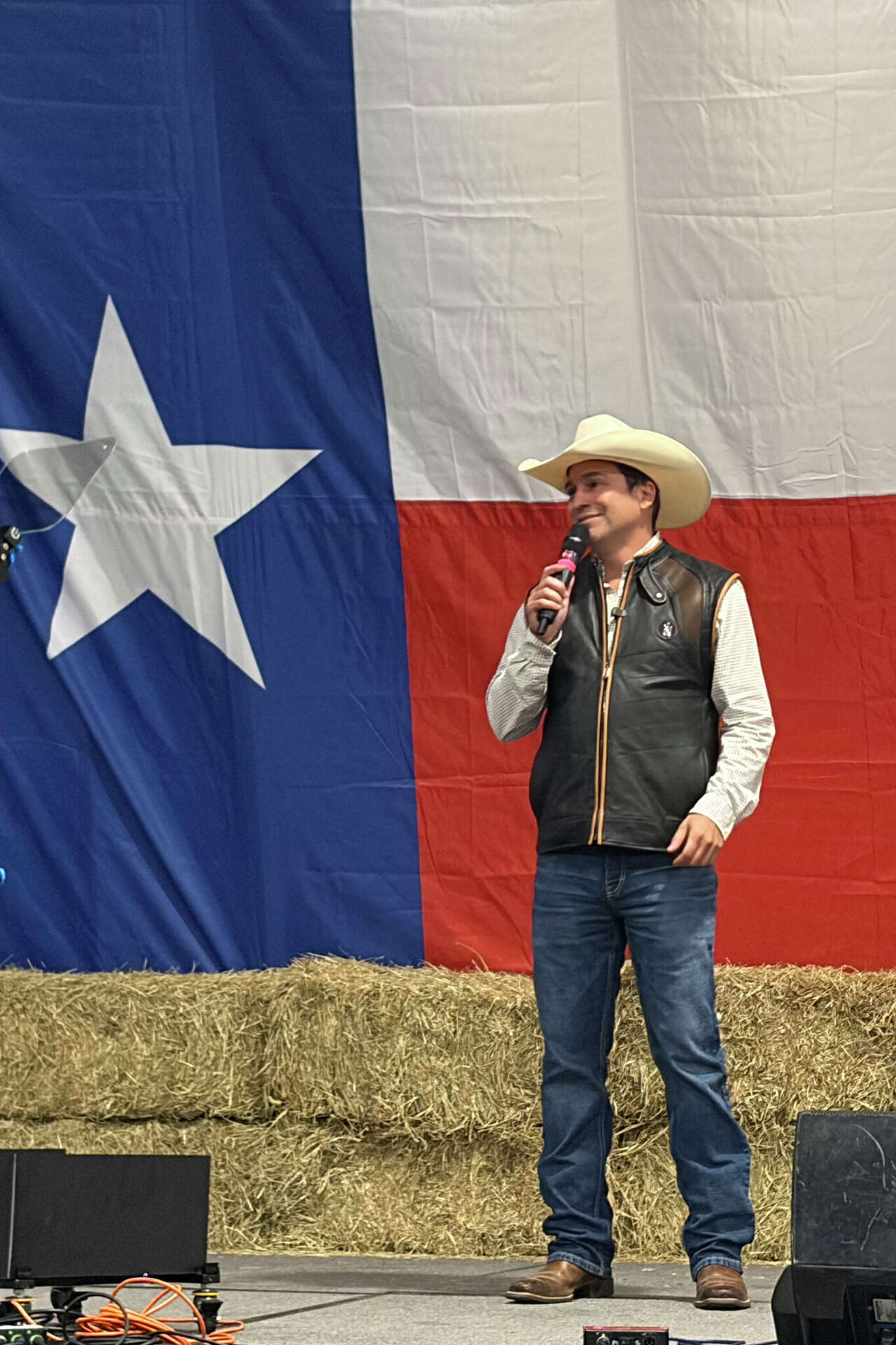 Tejano singer Bobby Pulido hopes music and centrism can lure back South ...