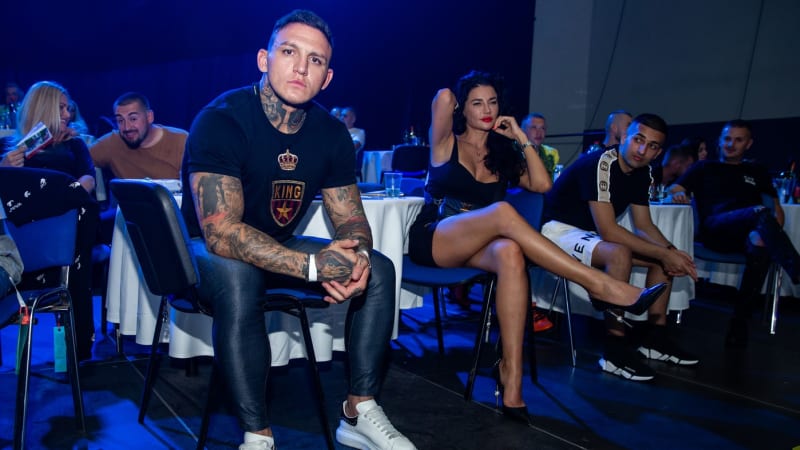 Už zná pravdu. Boráros popsal, jak řekl dceři o smrti její mámy Moniky ...