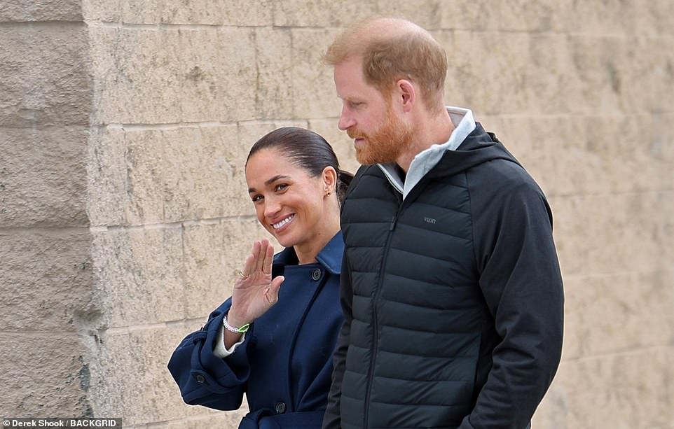 Meghan swaps her £236K jewellery stack for a friendship bracelet at ...