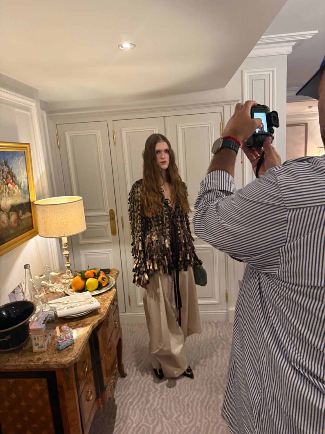 Dans sa suite, Ethel Cain répond à quelques questions avant le premier ...