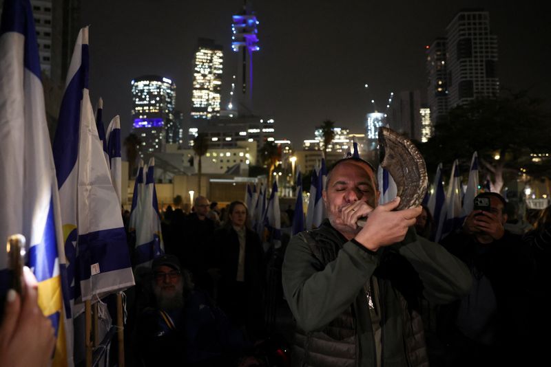 After 844 Days, Israelis to turn off clock marking time since October 7 ...