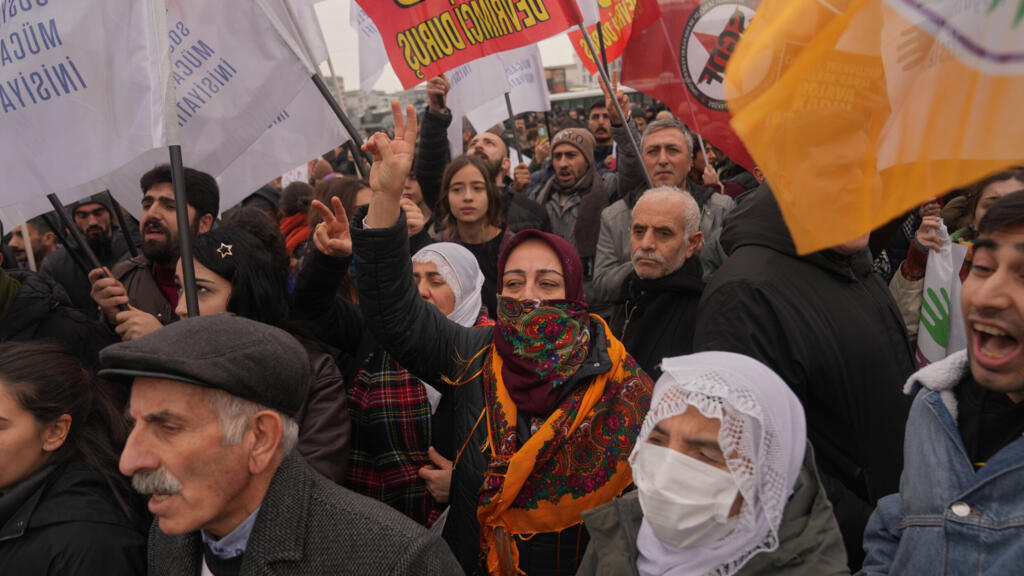 Turquie : l'opposition appelle le gouvernement à rouvrir la frontière ...