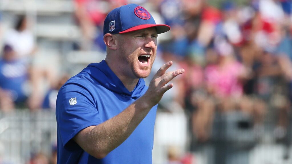 Patriots top division rival reportedly hires new head coach