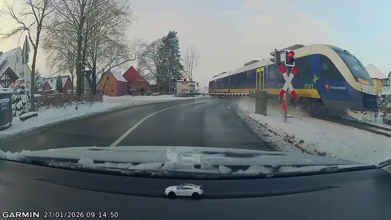 Dashcam-Video zeigt schweren Zug-Unfall in Eisbergen