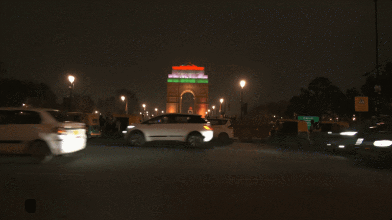 Rain and winds fail to clear Delhi’s smog: AQI hits 335, haze covers ...