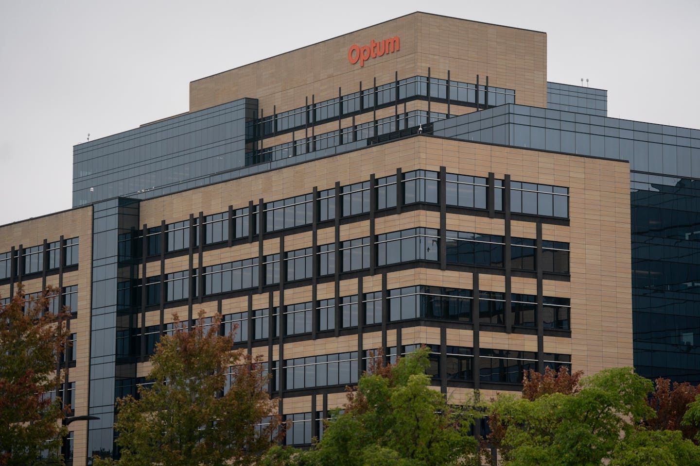 UnitedHealth Group shares fall nearly 20% on Medicare Advantage woes