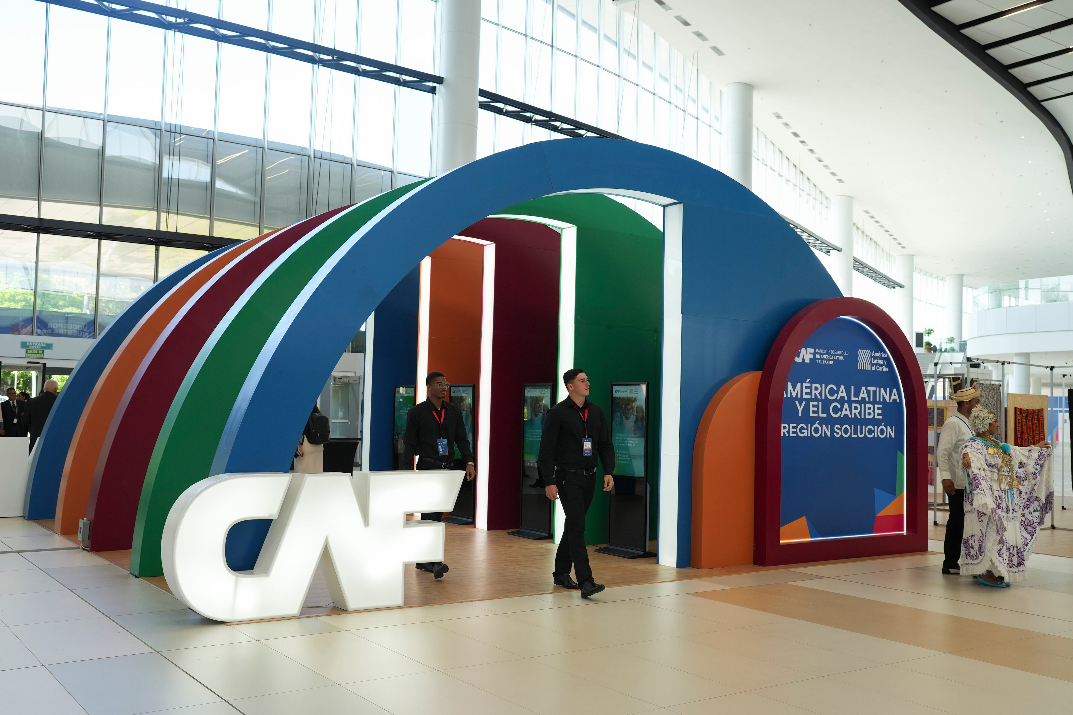 CAF invertirá 10.000 millones de dólares para impulsar la integración ...