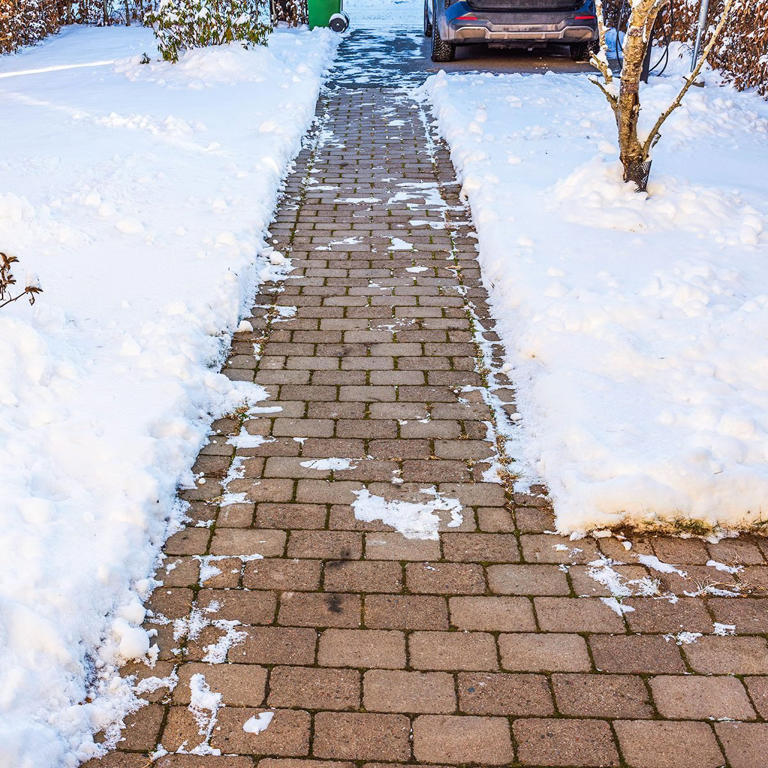 I tried the viral snow-removal hack—and I’ll never go back to shoveling