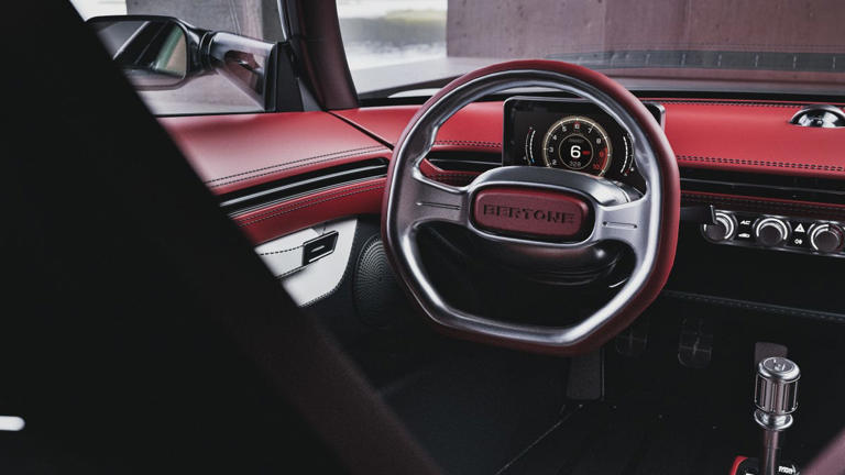 Lo nuevo de Bertone es un deportivo que rescata los rasgos del Lancia ...