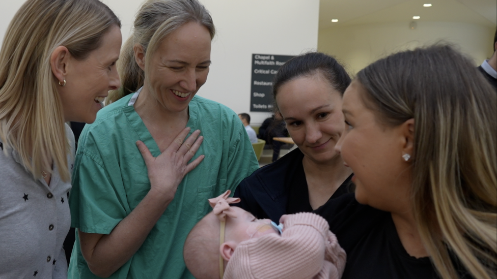 Mum has a double lung transplant after giving birth at 24 weeks