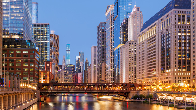 10 foods people miss most after leaving Chicago