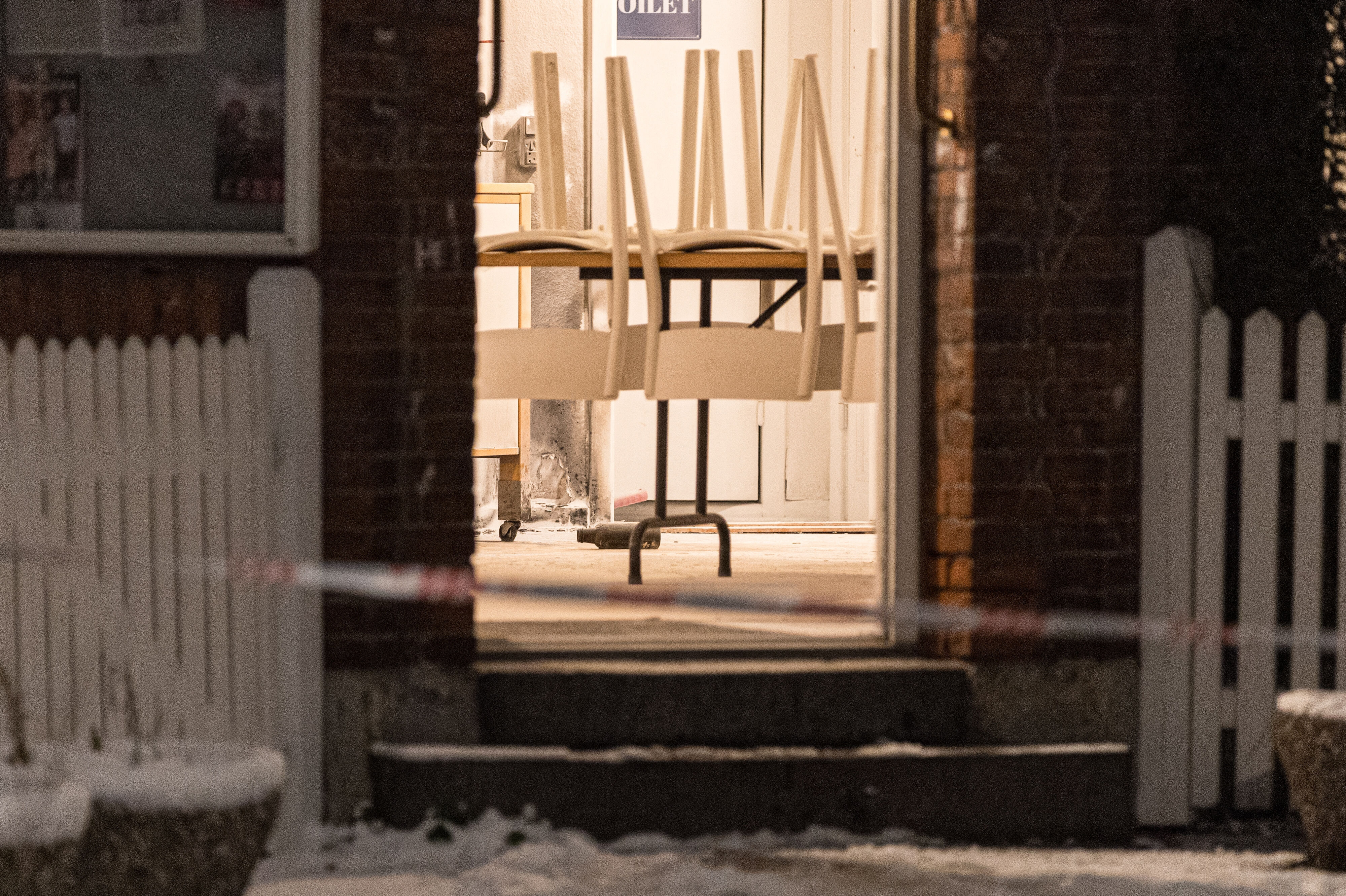 Politi er til stede på Østerbro efter melding om høje brag