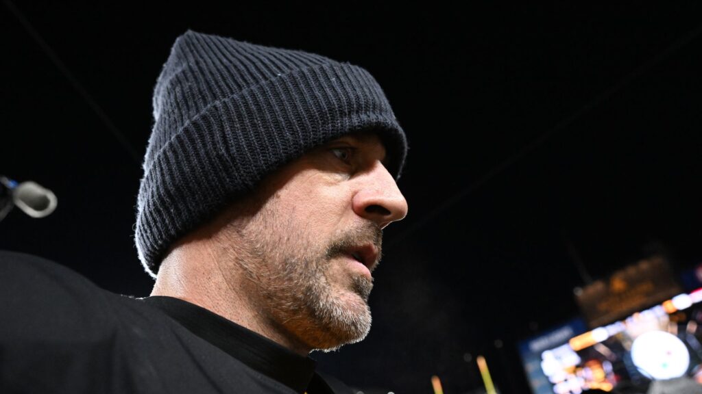 Steelers writer gives take on possibility of Aaron Rodgers returning to ...