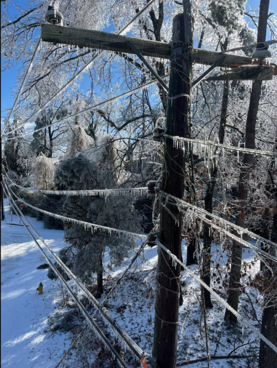 Troy Utilities crew assists Mississippi city hit by ice storm