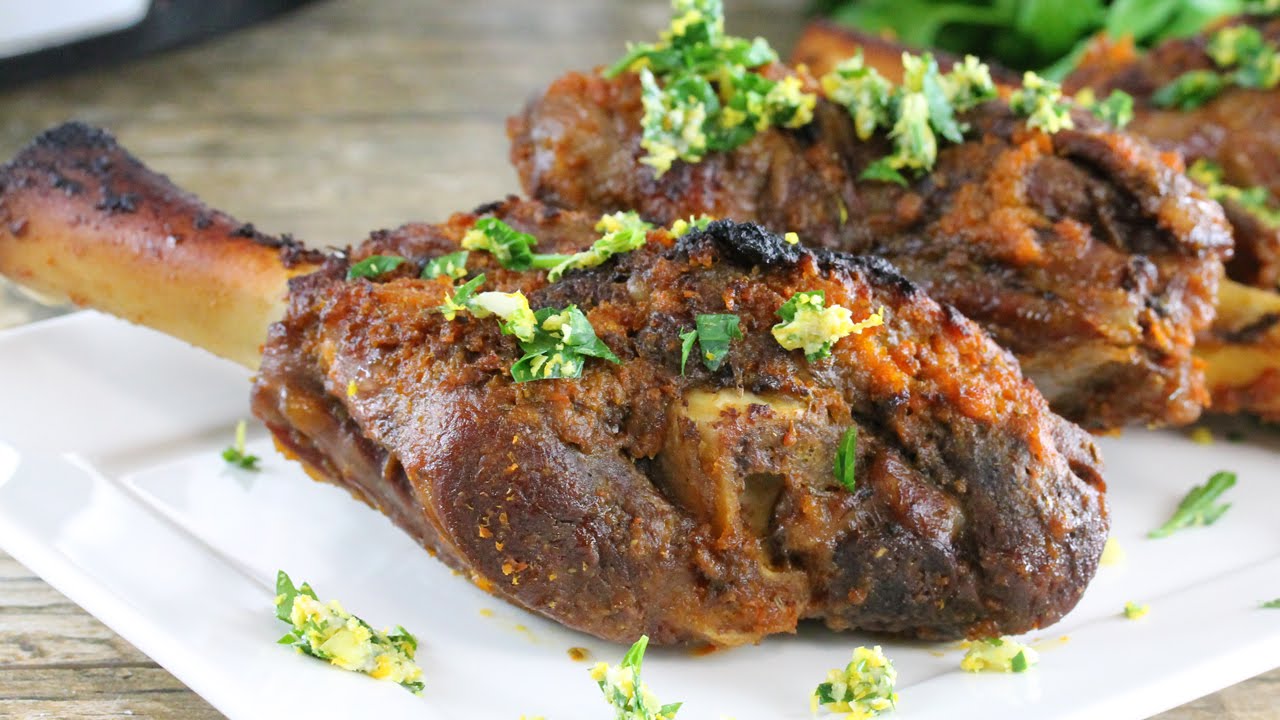 Slow cooker braised lamb shanks