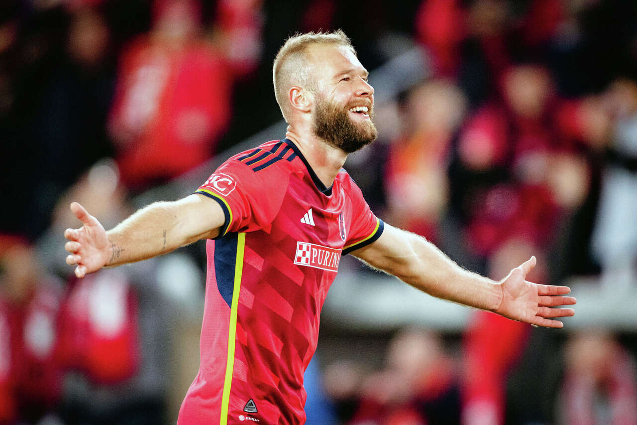 STL City send Klauss, one of team's original fan favorites, to Galaxy ...
