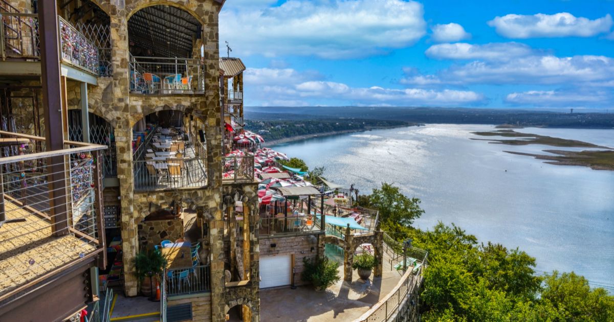 These 10 restaurants offer some of the best dining views in America
