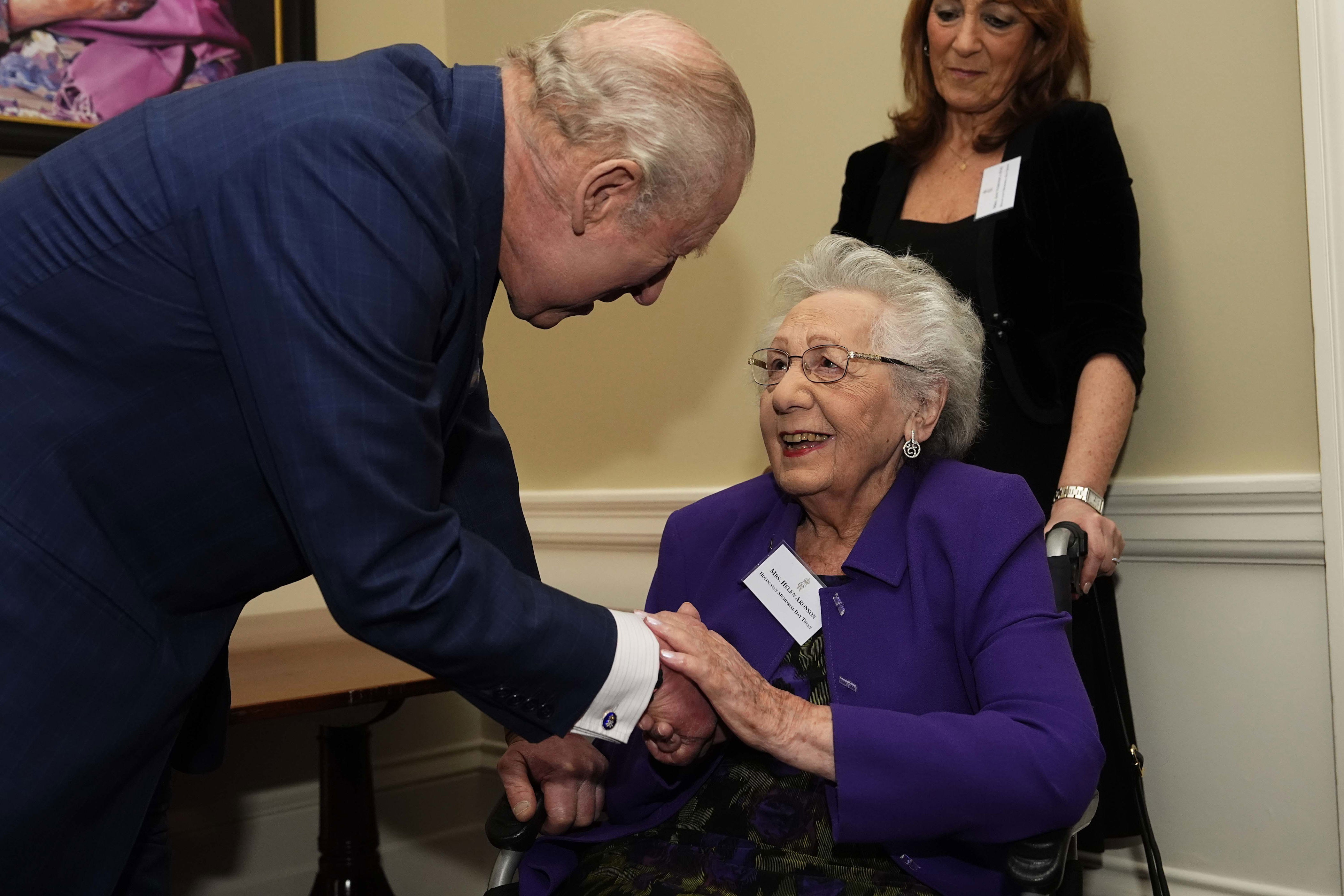 Let go of the king's hand: Touching moment between Holocaust survivor ...