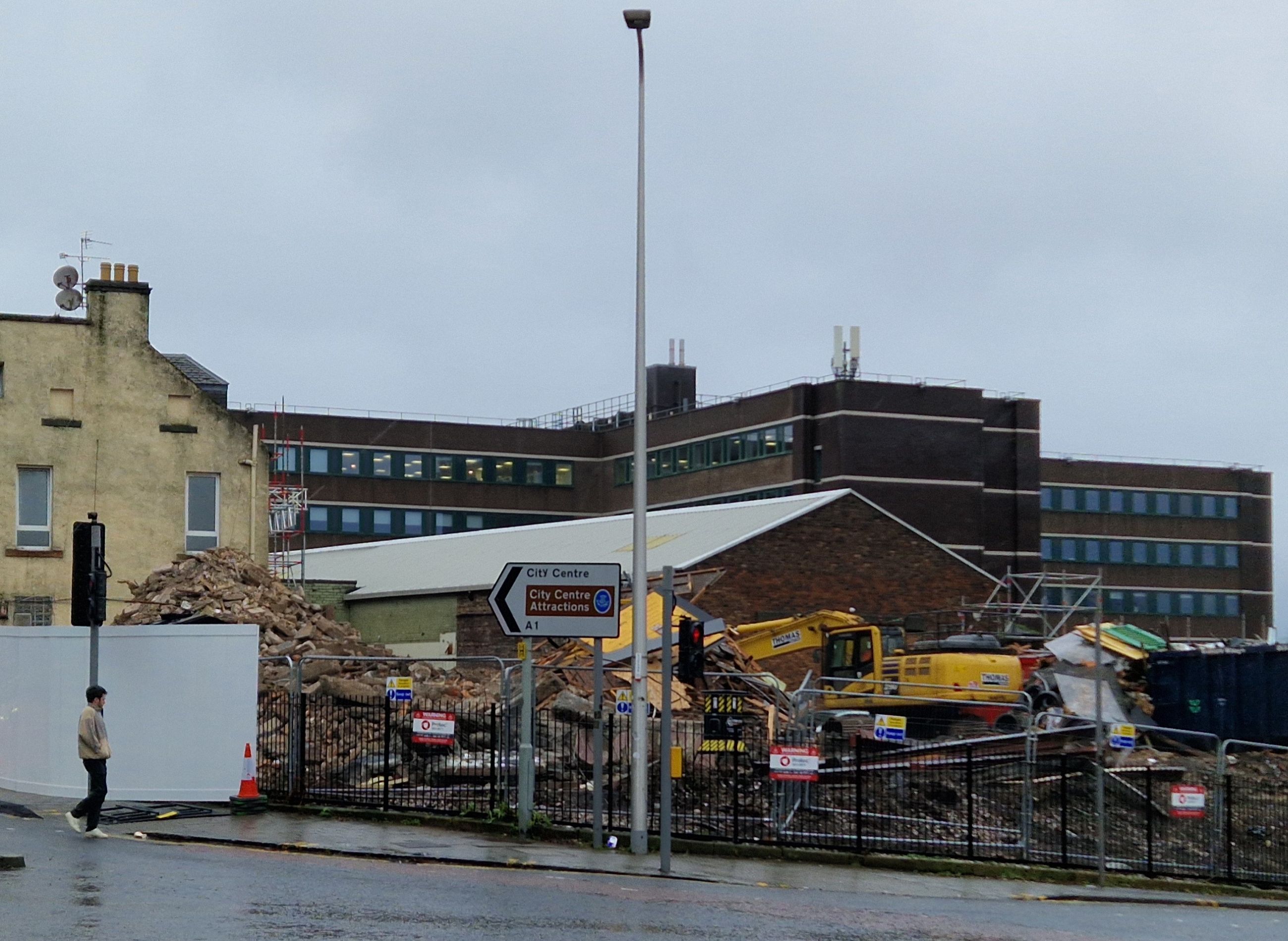 Watch as notorious Edinburgh pub demolished to make way for student housing