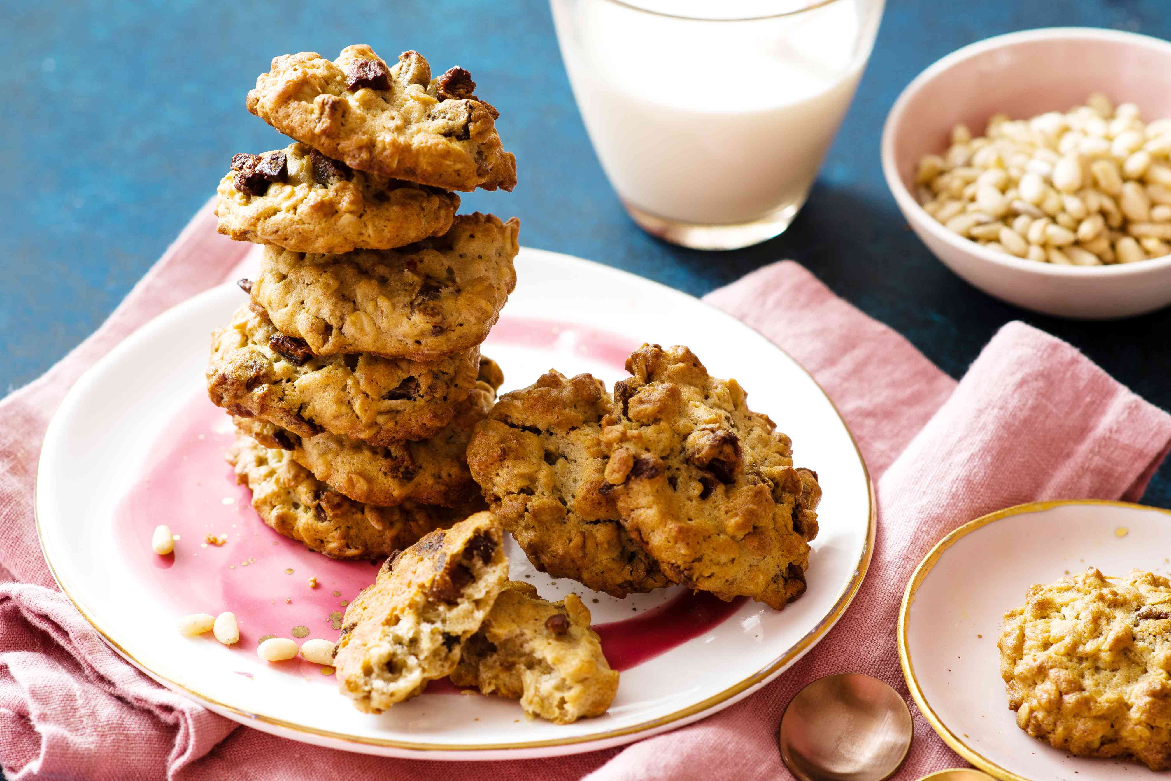 We asked 9 dietitians for their favorite healthy snacks—here’s what ...