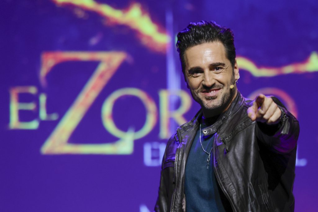 David Bustamante se convierte en El Zorro: «No pude rechazar un ...