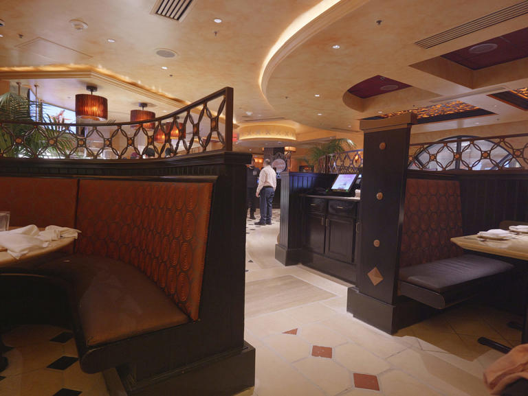 Death of a Cheesecake Factory: Neighborhood mourns a once-bustling date ...