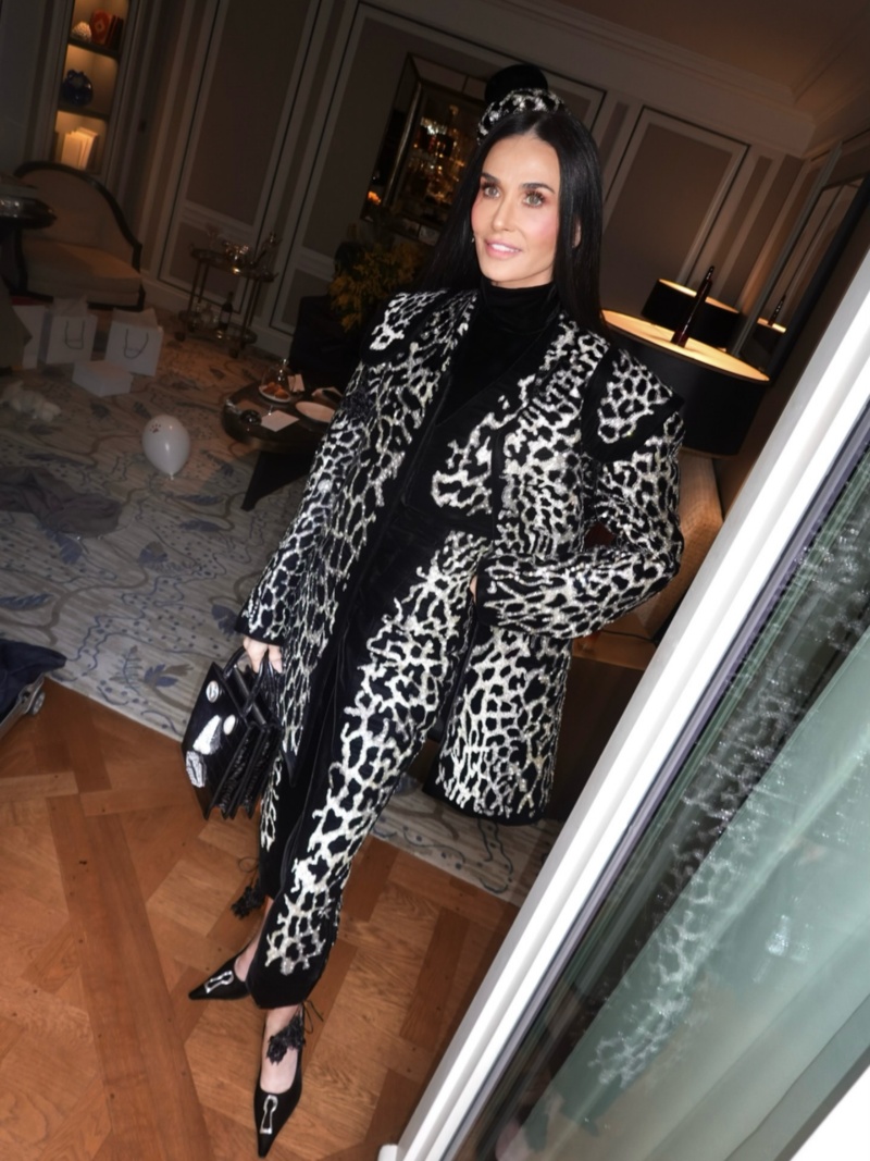 How to wear leopard print elegantly: Demi Moore's style lesson in Paris