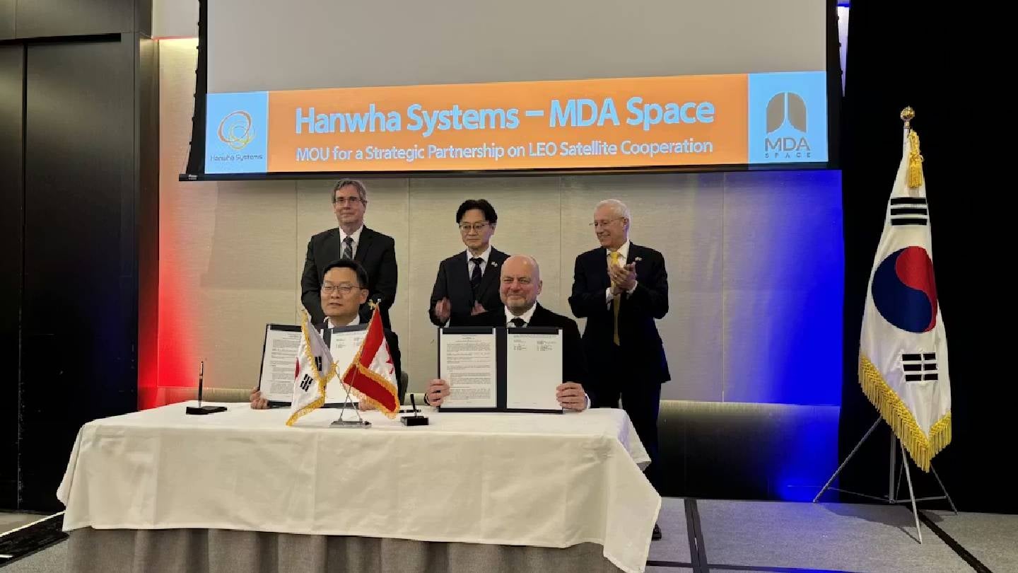 Hanwha signs MoUs with MDA Space, Telesat for K-LEO project