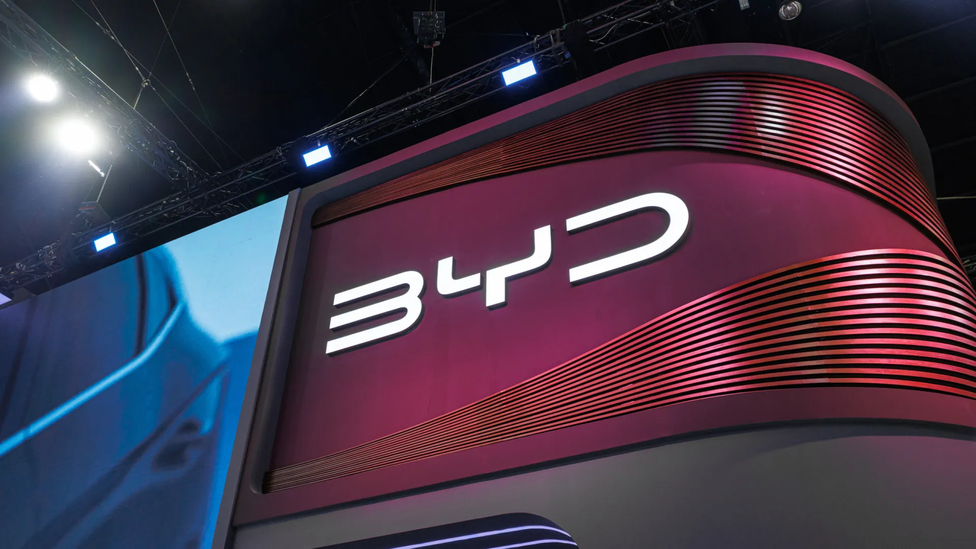 BYD define meta: vender 1,3 milhões de carros fora da China em 2026