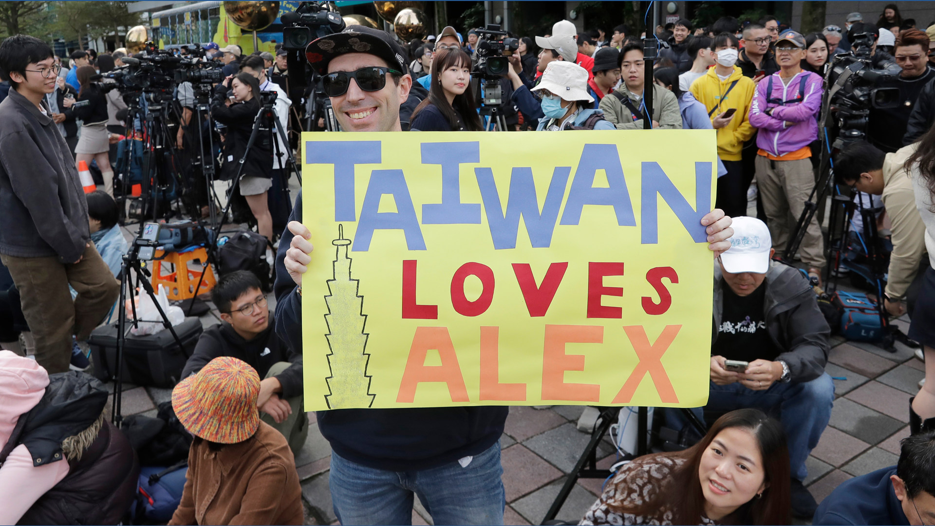 Alex Honnold says money wasn’t the point of Taipei 101 climb
