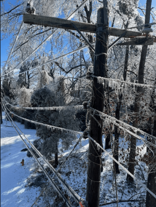 Troy Utilities crew assists Mississippi city hit by ice storm