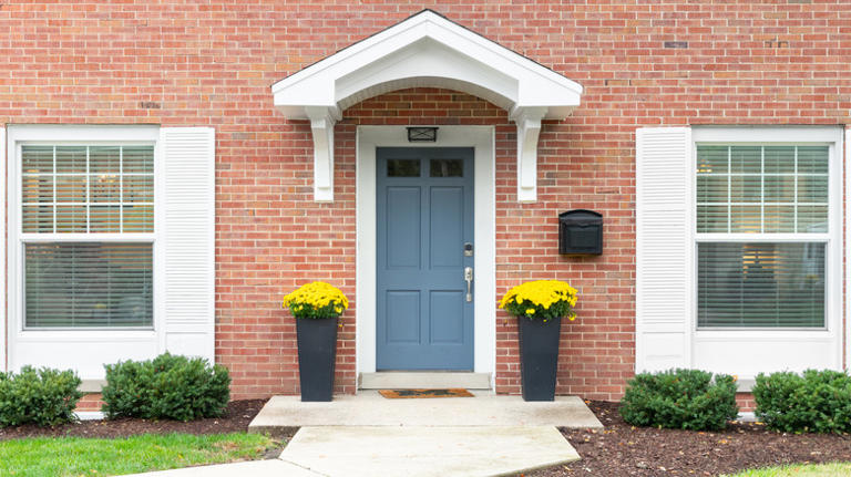 How to transform a brick exterior into a sleek, modern facade with a ...