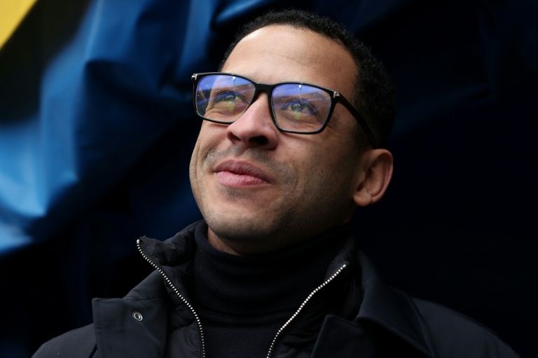 Rosenior dismisses Chelsea exit for 'untouchable' Palmer