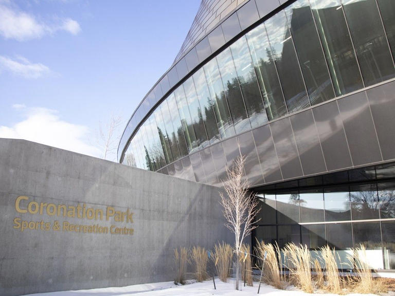 Folks scream in shock, awe as Edmonton's first public cold plunge opens