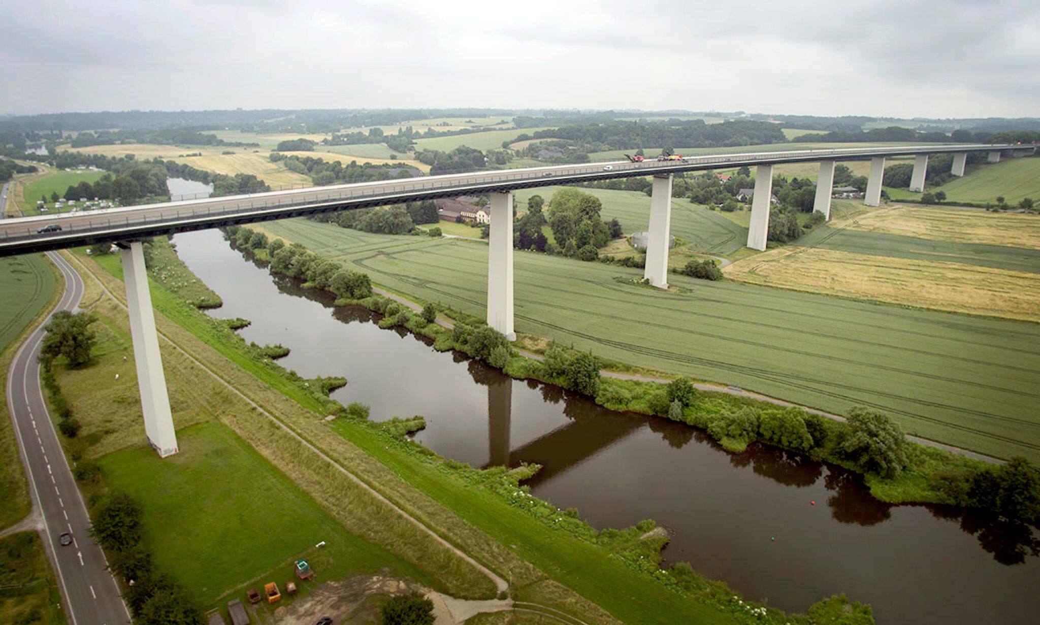 Wichtige A52-Brücke zwischen Essen und Düsseldorf gesperrt