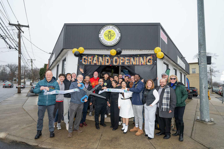 Queen Bee Thai Kitchen opens in Stratford with emphasis on fresh, house ...