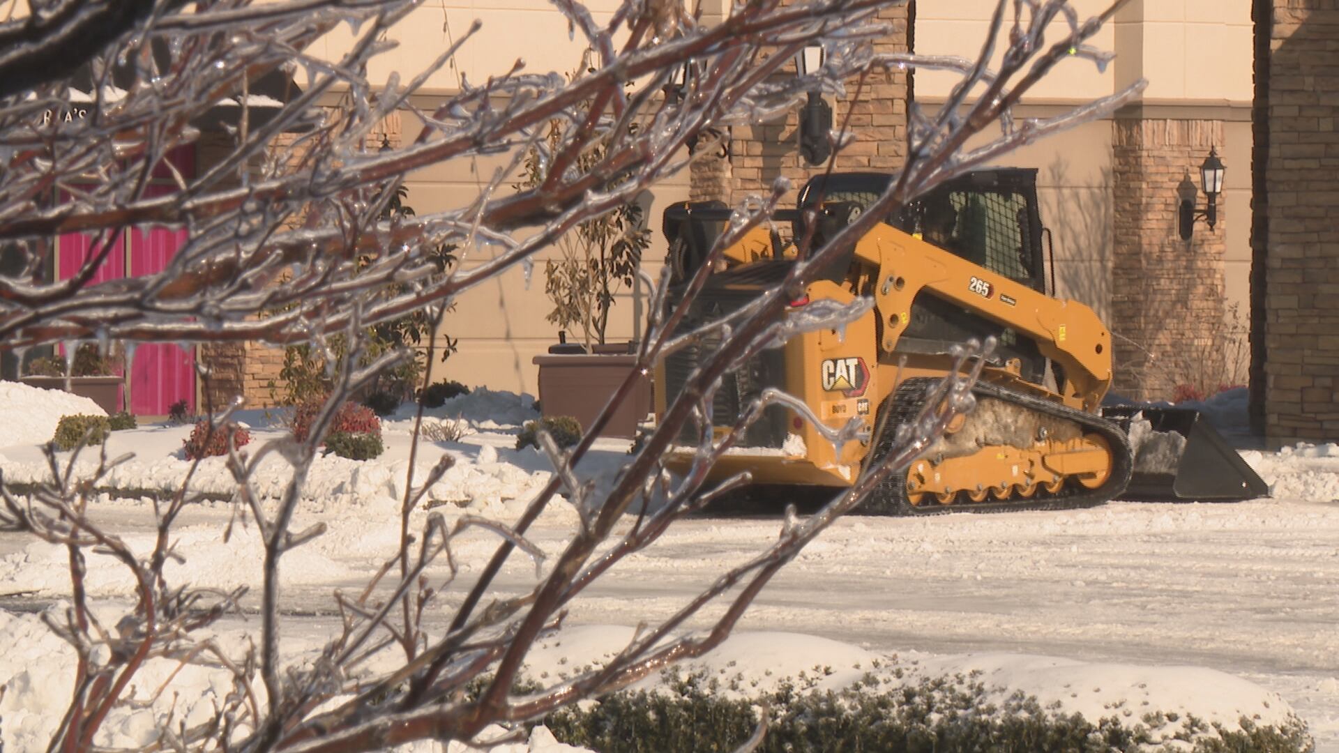 Lexington neighborhood roads remain icy as cold temperatures persist