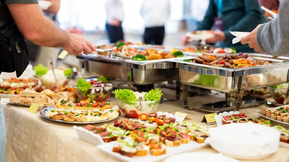 The buffet food you should never eat