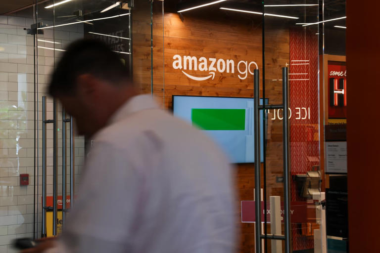 Amazon shutters Fresh and Go stores. It’s not giving up on groceries.