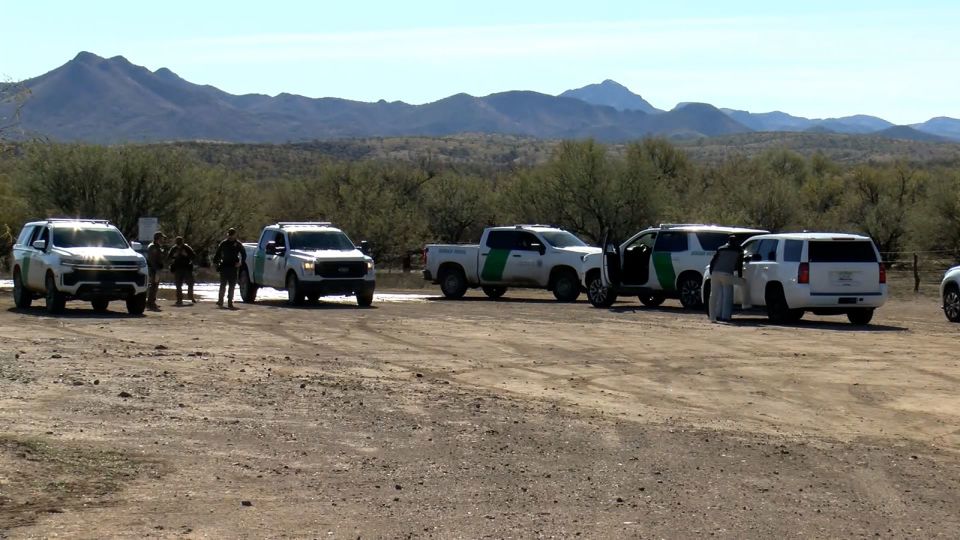 1 person shot after exchanging gunfire with Border Patrol agents in ...