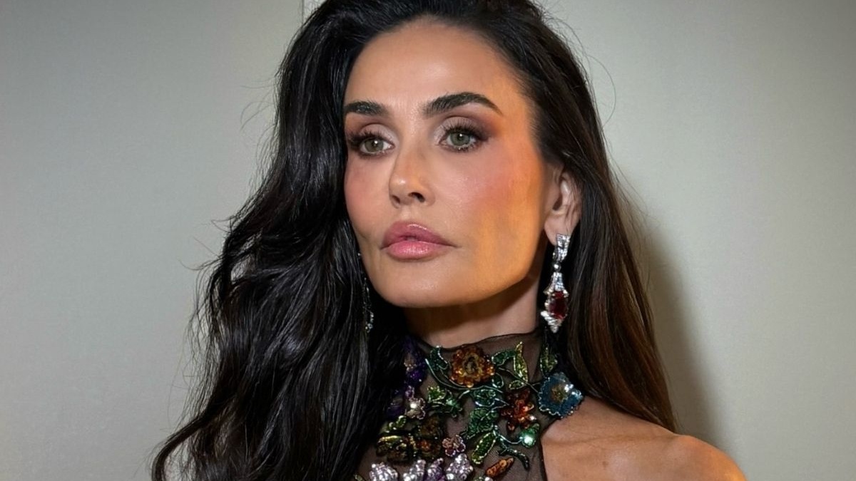 How to wear leopard print elegantly: Demi Moore's style lesson in Paris