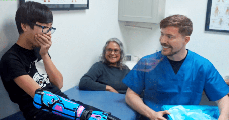 MrBeast gives a 'hand' to Georgetown 12-year-old