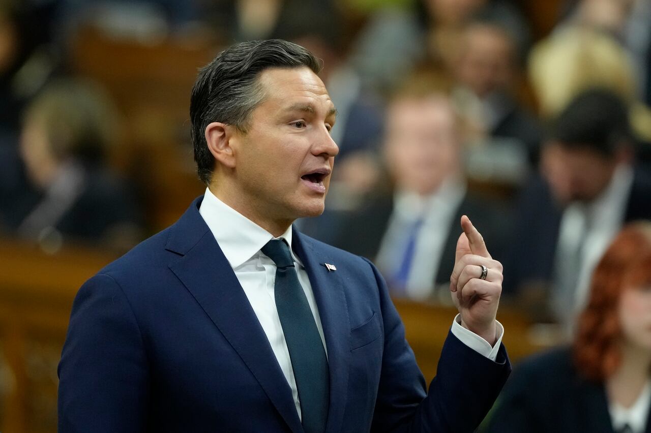 ‘Not a single pipeline approved’: Poilievre criticizes Carney