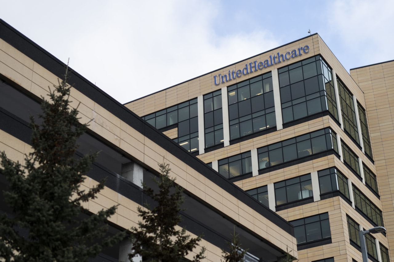 Health insurers in shock after Medicare holds line on 2027 payments