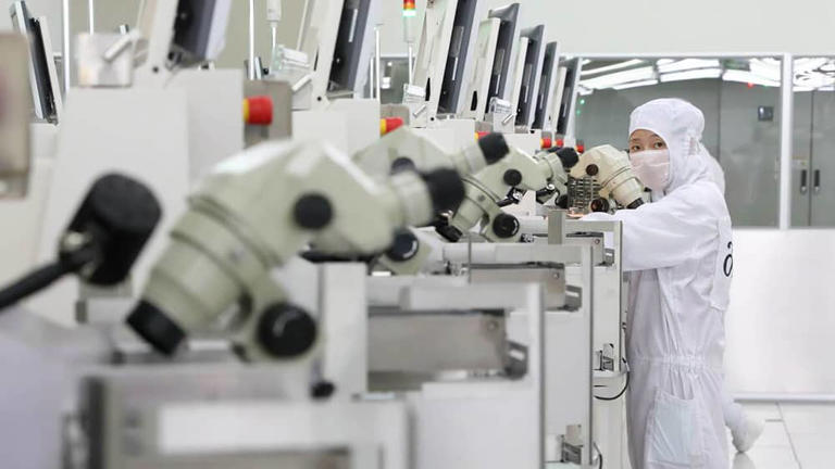 Texas Instruments guides above Q1 estimates after roughly in-line Q4