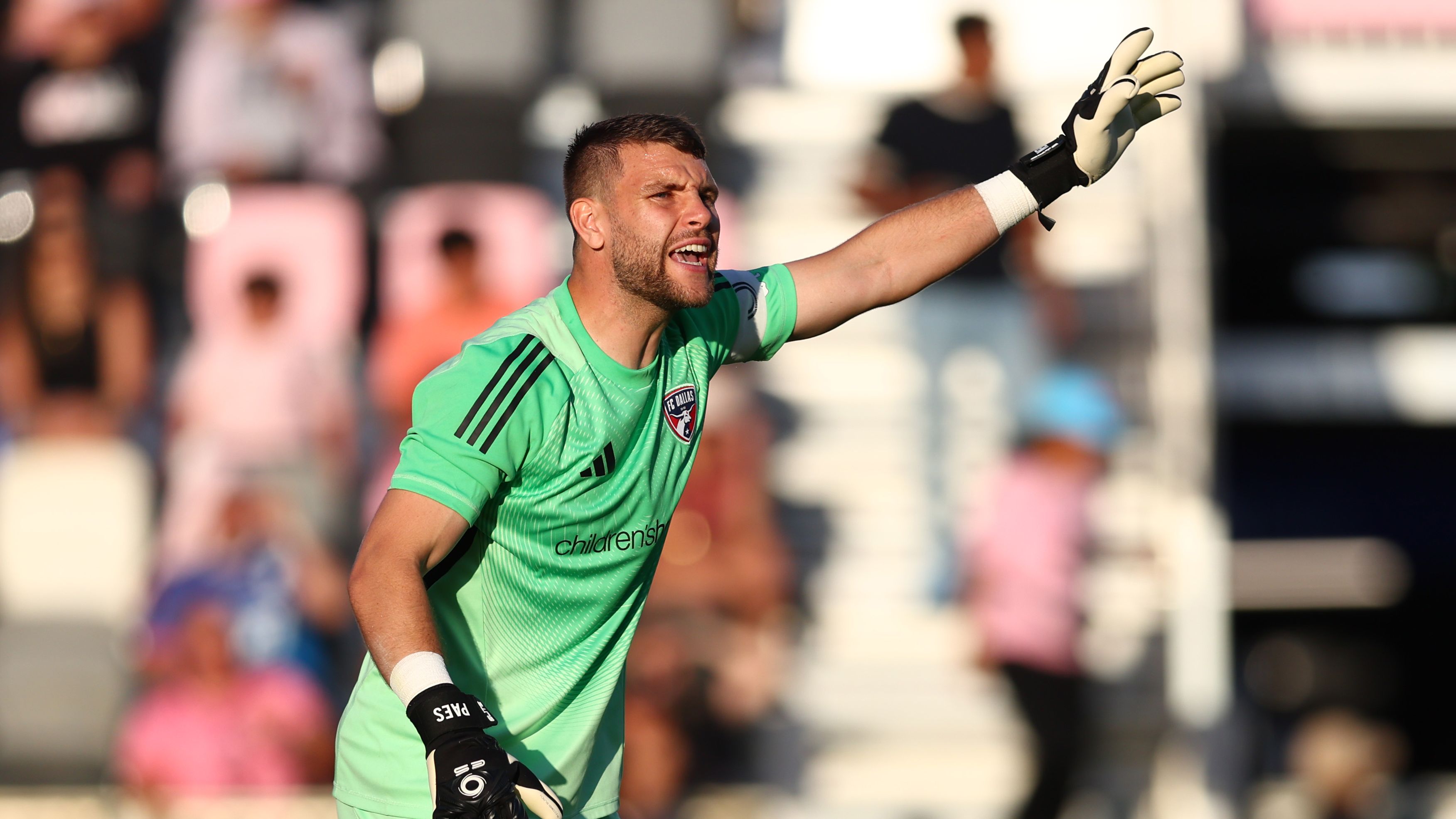 Ajax verrast compleet en koopt nieuwe keeper: contract voor 3,5 jaar ...