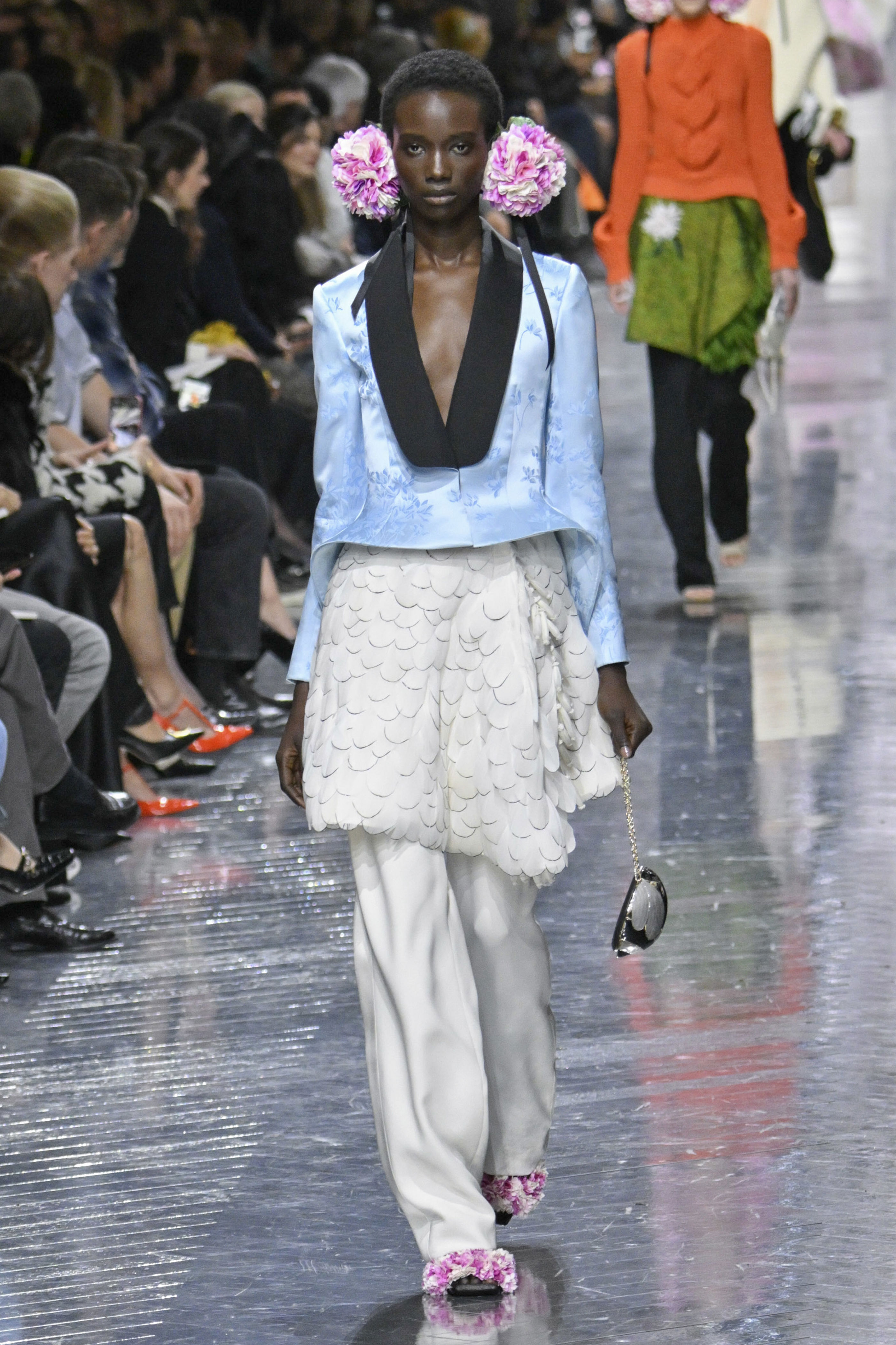 Of course Rihanna already got her hands on Dior’s flower headpiece